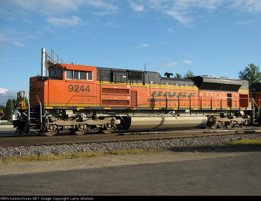 BNSF 9244